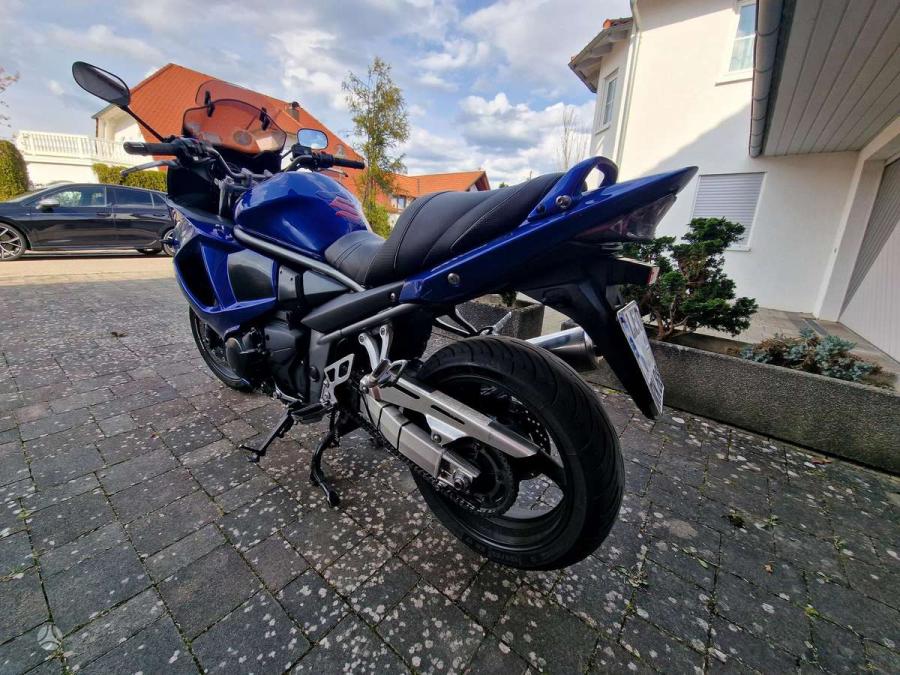 Zils Suzuki GSX-F 2014 Visaginas, ar dzinēja tilpumu 1.25 L un nobraukumu 40 tūkst. km par 3250 €, foto 6 vietnē AUTOMOTO.COM.LV