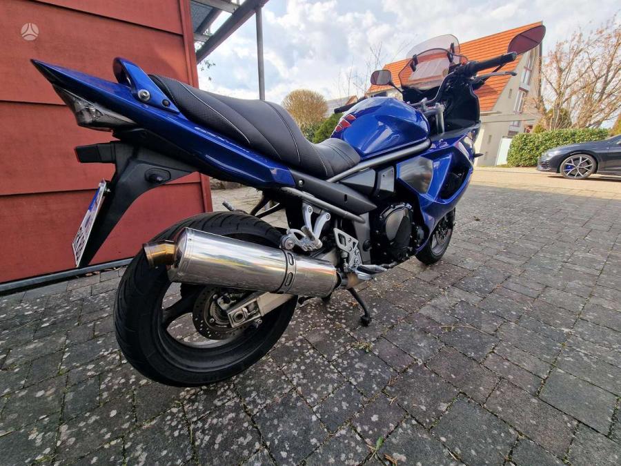 Zils Suzuki GSX-F 2014 Visaginas, ar dzinēja tilpumu 1.25 L un nobraukumu 40 tūkst. km par 3250 €, foto 7 vietnē AUTOMOTO.COM.LV