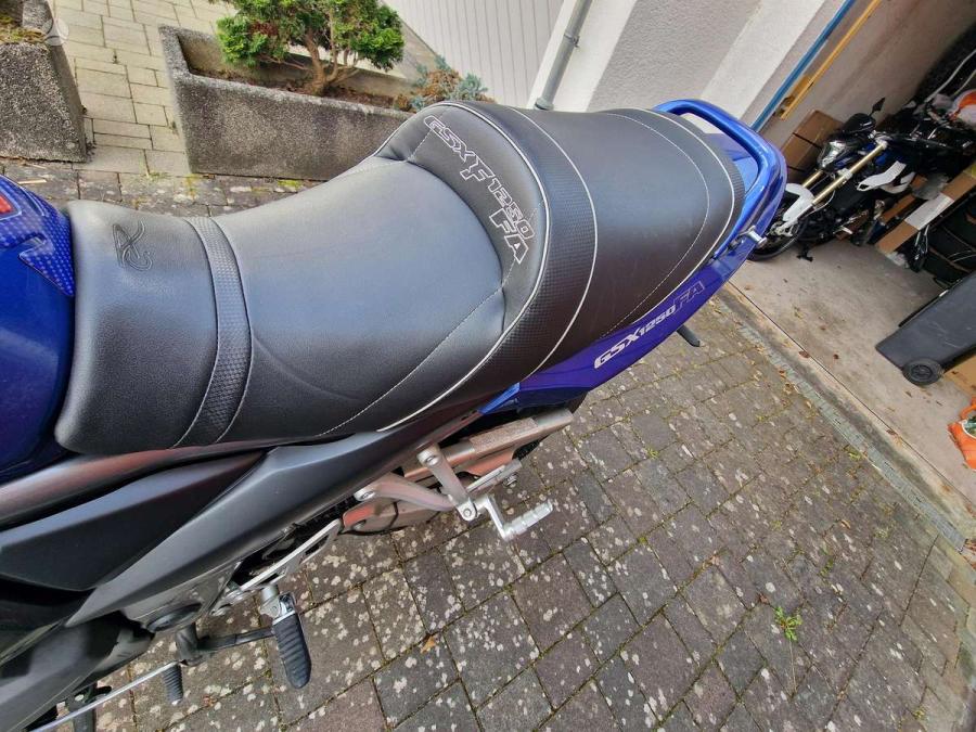 Zils Suzuki GSX-F 2014 Visaginas, ar dzinēja tilpumu 1.25 L un nobraukumu 40 tūkst. km par 3250 €, foto 9 vietnē AUTOMOTO.COM.LV