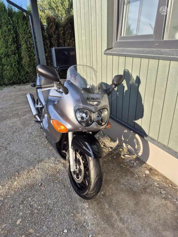 Pelēks Suzuki GSX-F 2003 Kuršėnai, ar dzinēja tilpumu 0.75 L un nobraukumu 45 tūkst. km par 1199 €, foto 1 vietnē AUTOMOTO.COM.LV