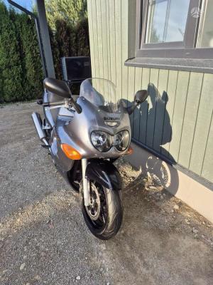 Pelēks Suzuki GSX-F 2003 Kuršėnai, ar dzinēja tilpumu 0.75 L un nobraukumu 45 tūkst. km par 1199 €, foto 1 vietnē AUTOMOTO.COM.LV