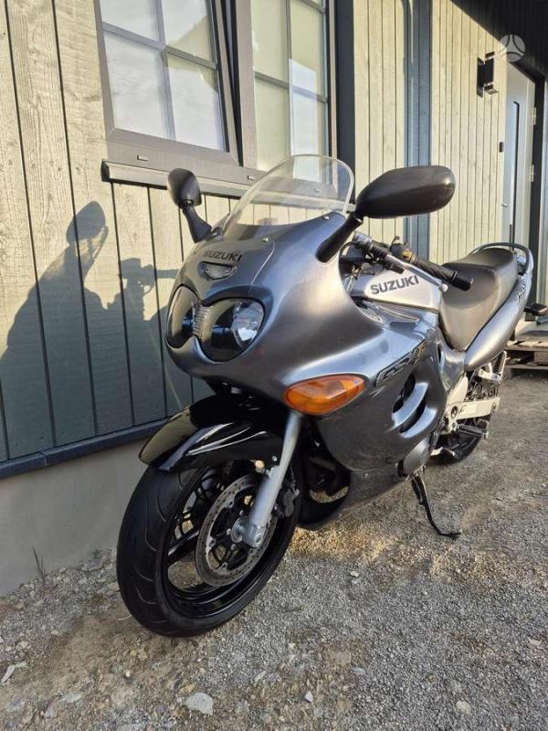 Pelēks Suzuki GSX-F 2003 Kuršėnai, ar dzinēja tilpumu 0.75 L un nobraukumu 45 tūkst. km par 1199 €, foto 3 vietnē AUTOMOTO.COM.LV