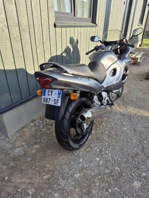 Pelēks Suzuki GSX-F 2003 Kuršėnai, ar dzinēja tilpumu 0.75 L un nobraukumu 45 tūkst. km par 1199 €, foto 5 vietnē AUTOMOTO.COM.LV