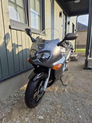 Pelēks Suzuki GSX-F 2003 Kuršėnai, ar dzinēja tilpumu 0.75 L un nobraukumu 45 tūkst. km par 1199 €, foto 6 vietnē AUTOMOTO.COM.LV
