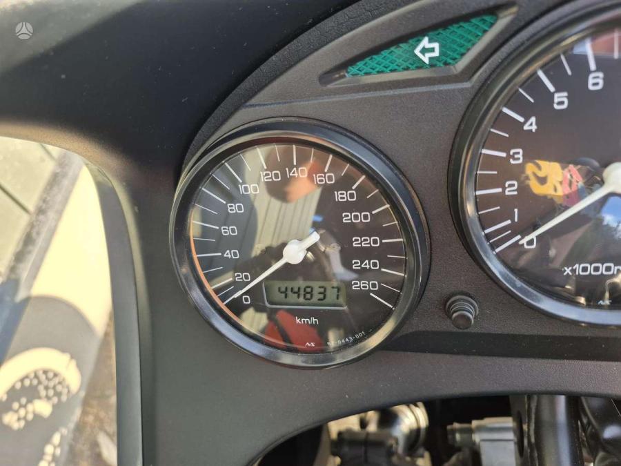 Pelēks Suzuki GSX-F 2003 Kuršėnai, ar dzinēja tilpumu 0.75 L un nobraukumu 45 tūkst. km par 1199 €, foto 10 vietnē AUTOMOTO.COM.LV