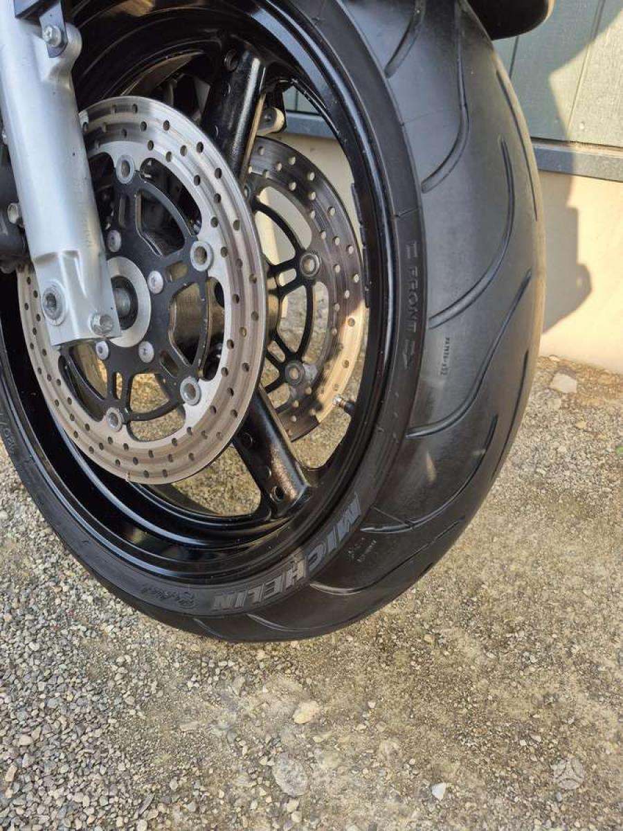 Pelēks Suzuki GSX-F 2003 Kuršėnai, ar dzinēja tilpumu 0.75 L un nobraukumu 45 tūkst. km par 1199 €, foto 12 vietnē AUTOMOTO.COM.LV