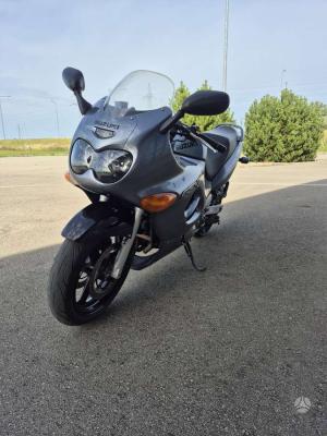 Серый Сузуки GSX-F 2003 в Куршенай, объемом двигателя 0.75 л и пробегом 45 тыс. км за 1250 €, фото 5 на AUTOMOTO.COM.LV