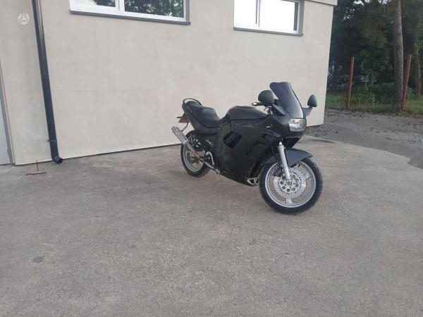 Suzuki GSX-F 1990 Panevēža, ar dzinēja tilpumu 0.60 L un nobraukumu 50 tūkst. km par 1100 €, foto 2 vietnē AUTOMOTO.COM.LV