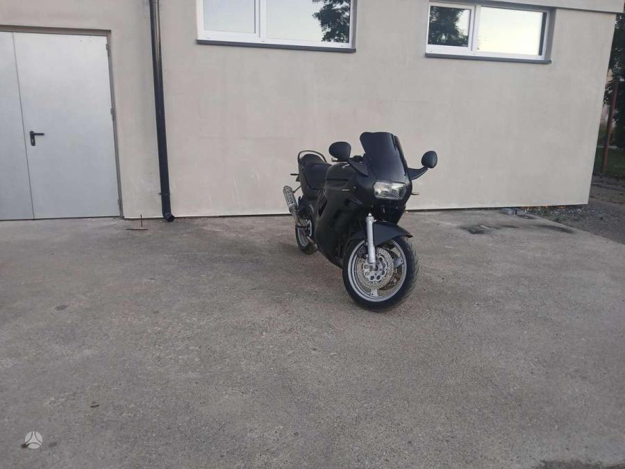Suzuki GSX-F 1990 in Panevezys, with an engine capacity of 0.60 L and mileage of 50 thousand km for 1100 €, photo 4 on AUTOMOTO.COM.LV