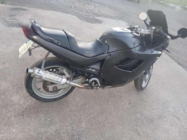 Suzuki GSX-F 1990 Panevēža, ar dzinēja tilpumu 0.60 L un nobraukumu 50 tūkst. km par 1100 €, foto 4 vietnē AUTOMOTO.COM.LV