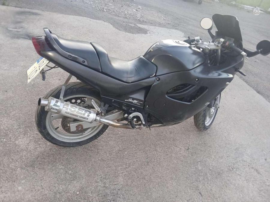 Suzuki GSX-F 1990 in Panevezys, with an engine capacity of 0.60 L and mileage of 50 thousand km for 1100 €, photo 5 on AUTOMOTO.COM.LV