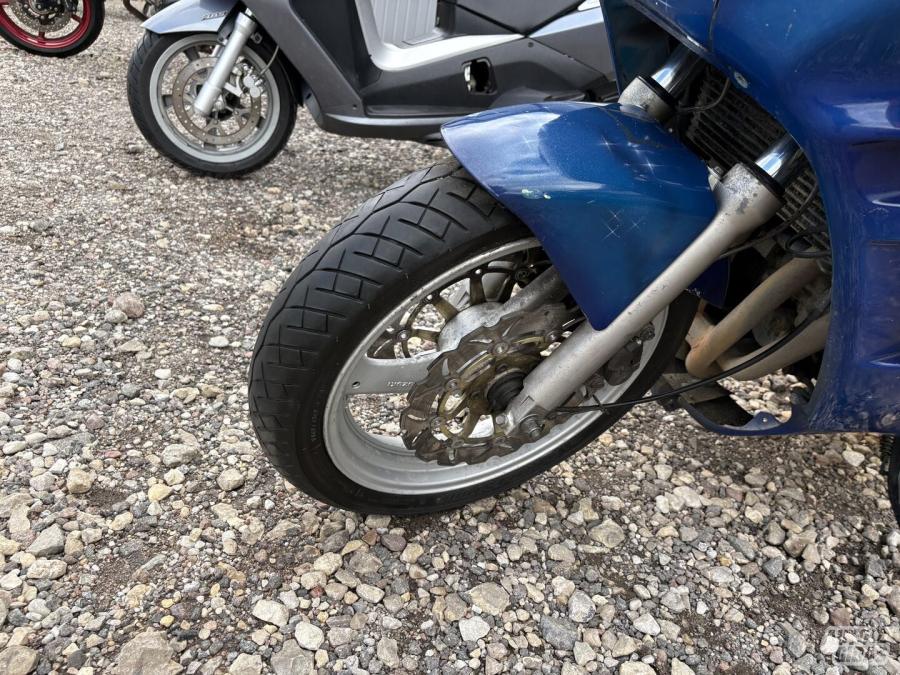 Suzuki GSX-F 1990 in Kelme, with an engine capacity of 0.75 L and mileage of 0 thousand km for 465 €, photo 8 on AUTOMOTO.COM.LV