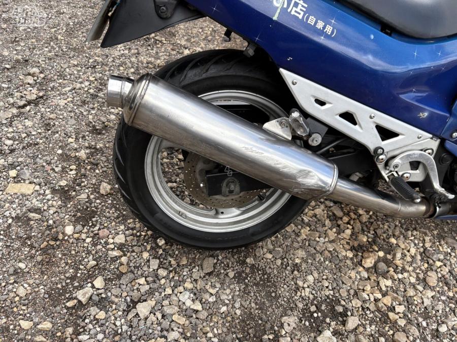 Suzuki GSX-F 1990 in Kelme, with an engine capacity of 0.75 L and mileage of 0 thousand km for 465 €, photo 12 on AUTOMOTO.COM.LV