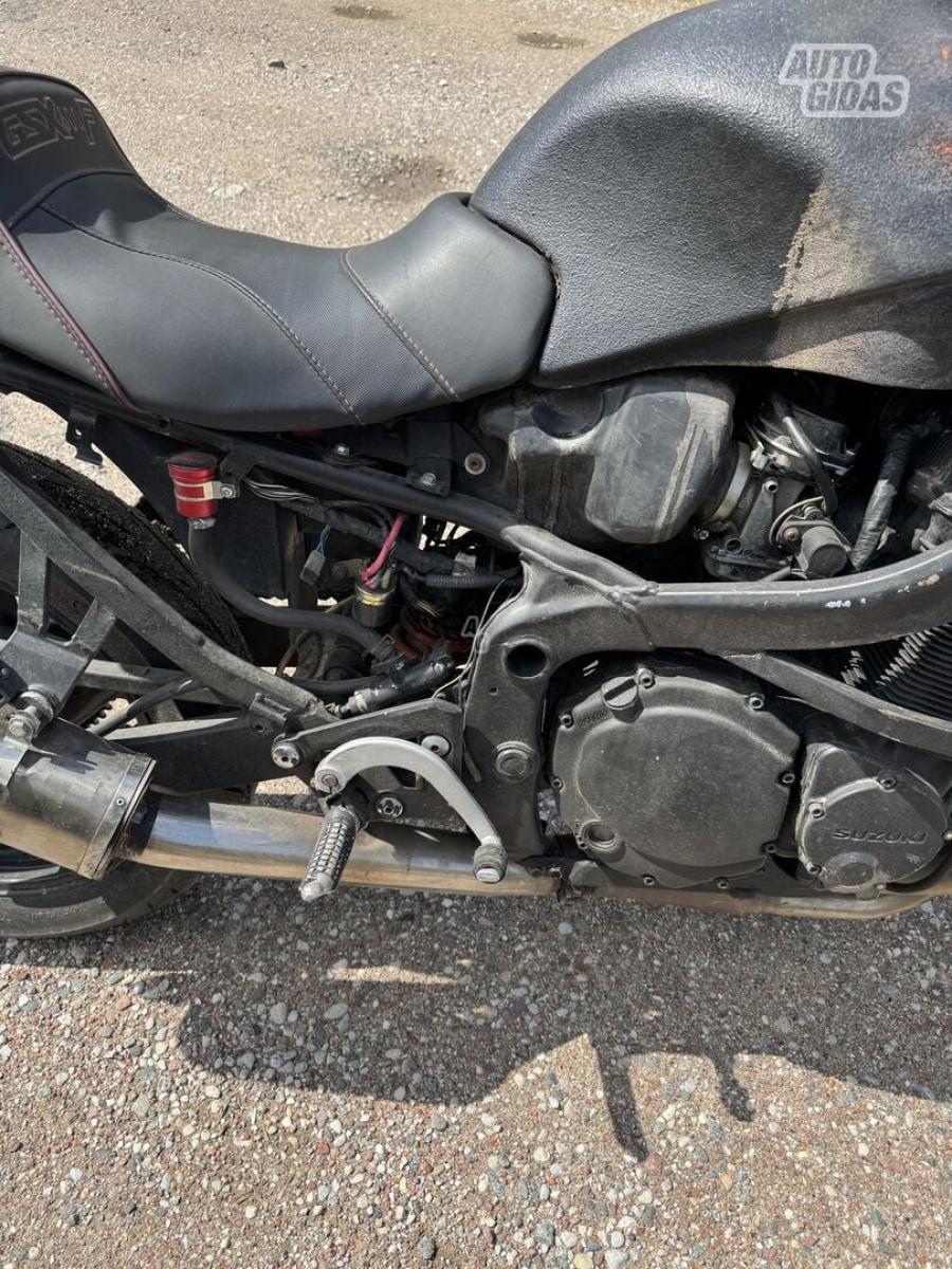 Suzuki GSX-F 1995 in Mazeikiai, with an engine capacity of 0.75 L and mileage of 0 thousand km for 465 €, photo 11 on AUTOMOTO.COM.LV
