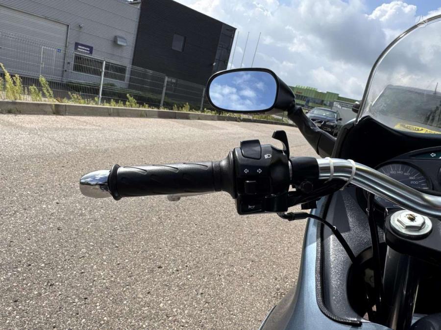 Suzuki GSX-F 2000 Viļņa, ar dzinēja tilpumu 0.75 L un nobraukumu 41 tūkst. km par 1499 €, foto 19 vietnē AUTOMOTO.COM.LV