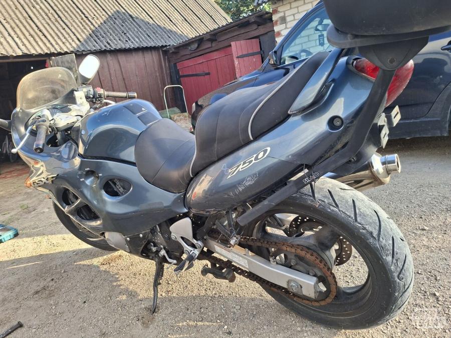 Suzuki GSX-F 2002 in Radviliskis, with an engine capacity of 0.00 L and mileage of 0 thousand km for 400 €, photo 4 on AUTOMOTO.COM.LV