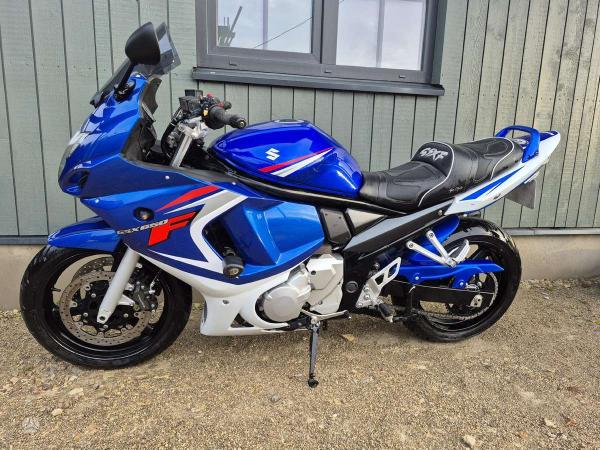 Suzuki GSX-F 2008 Šauļi, ar dzinēja tilpumu 0.66 L un nobraukumu 39 tūkst. km par 2850 €, foto 5 vietnē AUTOMOTO.COM.LV