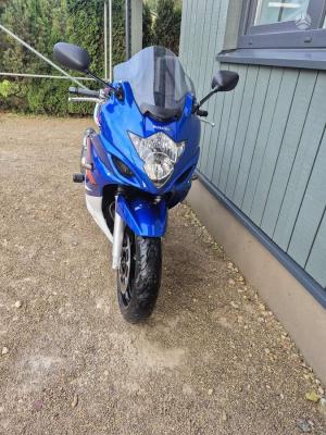 Suzuki GSX-F 2008 Šauļi, ar dzinēja tilpumu 0.66 L un nobraukumu 39 tūkst. km par 2850 €, foto 7 vietnē AUTOMOTO.COM.LV