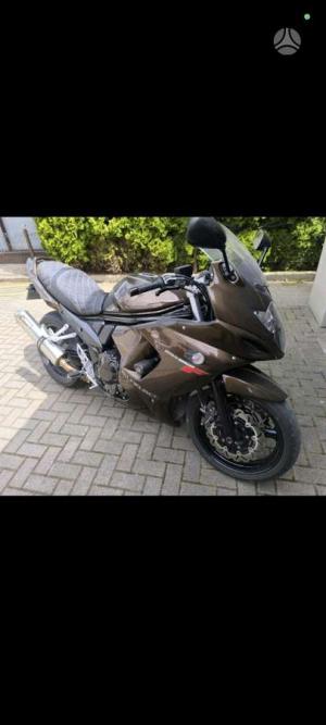 Suzuki GSX-F 2010 Kauņa, ar dzinēja tilpumu 0.65 L un nobraukumu 47 tūkst. km par 3000 €, foto  vietnē AUTOMOTO.COM.LV