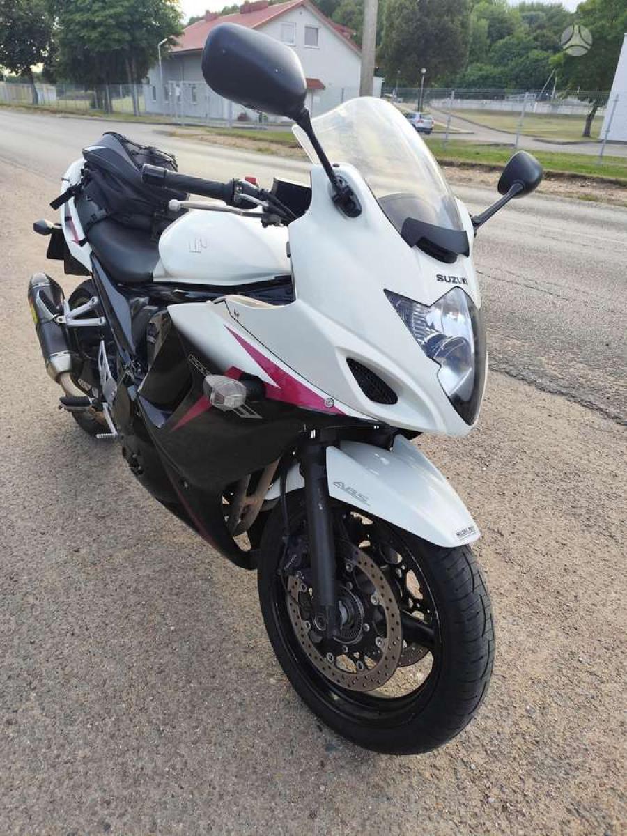 Suzuki GSX-F 2010 in Jonava, with an engine capacity of 0.66 L and mileage of 49 thousand km for 3100 €, photo 1 on AUTOMOTO.COM.LV