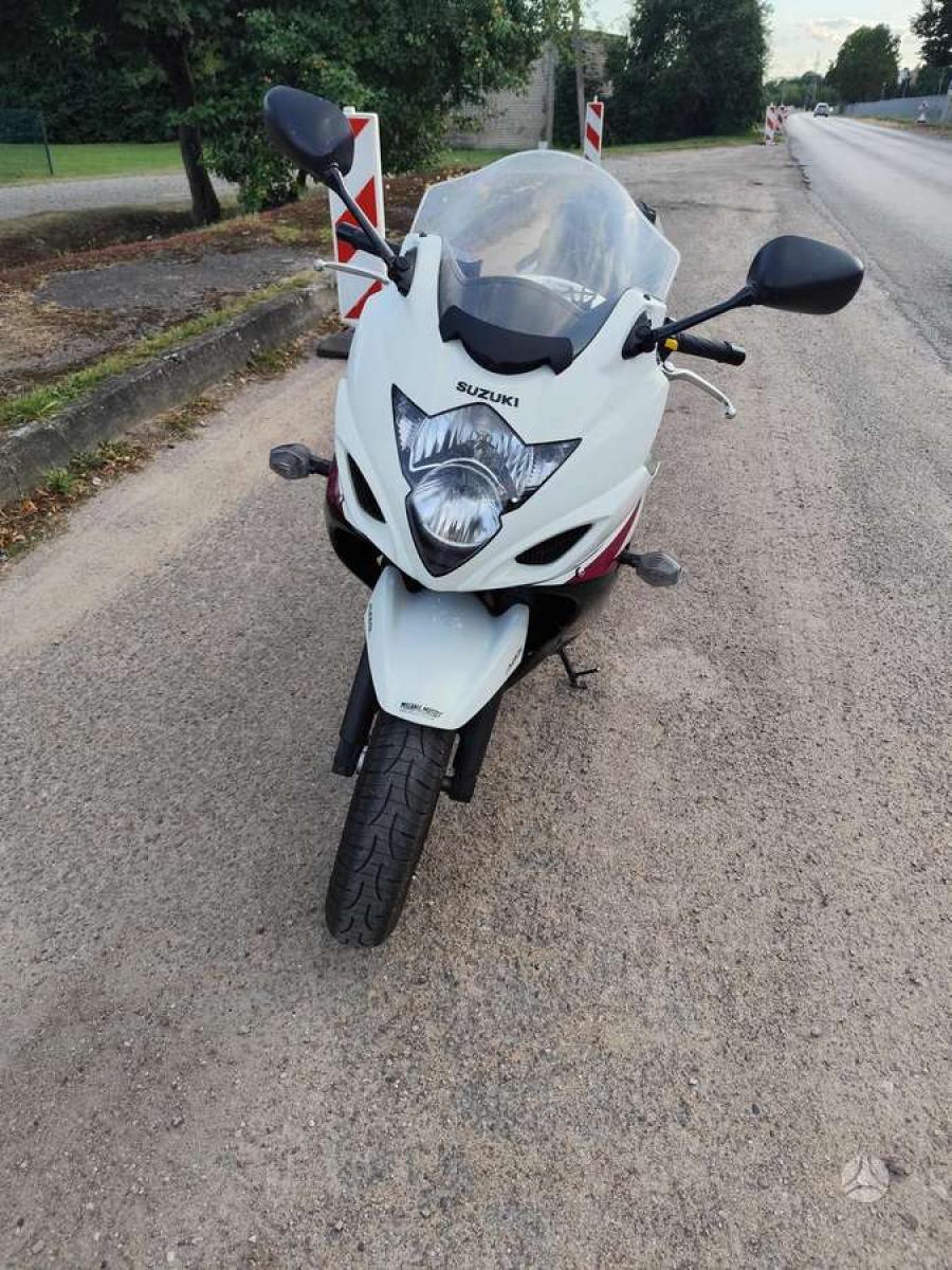 Suzuki GSX-F 2010 in Jonava, with an engine capacity of 0.66 L and mileage of 49 thousand km for 3100 €, photo 4 on AUTOMOTO.COM.LV