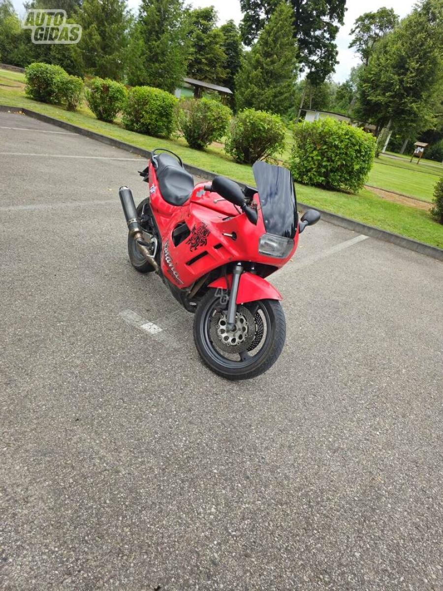 Red Suzuki GSX-F 1991 in Utena, with an engine capacity of 0.60 L and mileage of 0 thousand km for 1250 €, photo 3 on AUTOMOTO.COM.LV