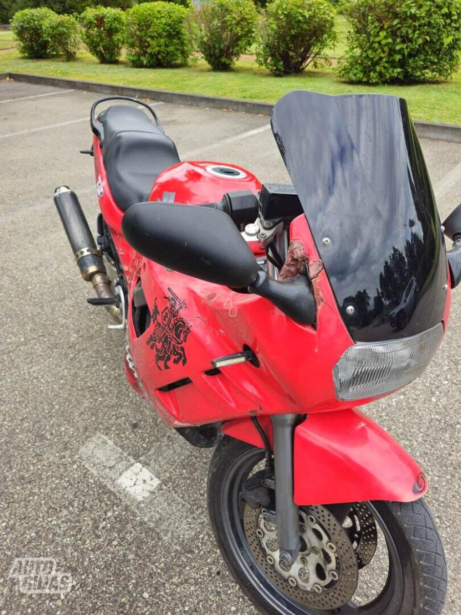 Red Suzuki GSX-F 1991 in Utena, with an engine capacity of 0.60 L and mileage of 0 thousand km for 1250 €, photo 4 on AUTOMOTO.COM.LV