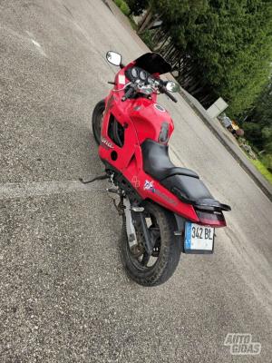 Red Suzuki GSX-F 1991 in Utena, with an engine capacity of 0.60 L and mileage of 0 thousand km for 1250 €, photo 6 on AUTOMOTO.COM.LV