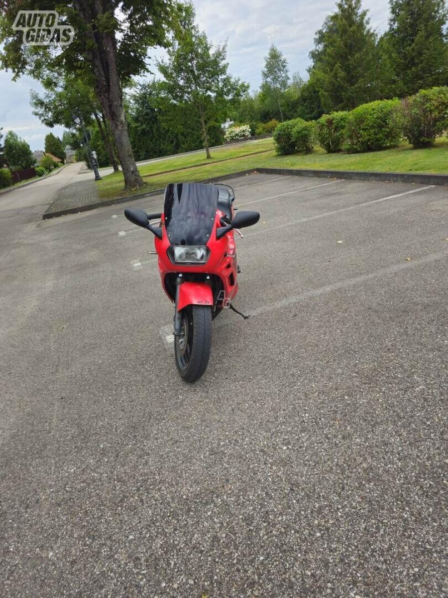 Sarkans Suzuki GSX-F 1991 Utena, ar dzinēja tilpumu 0.60 L un nobraukumu 0 tūkst. km par 850 €, foto 10 vietnē AUTOMOTO.COM.LV