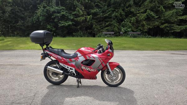 Красный Сузуки GSX-F 1993 в Паневежис, объемом двигателя 0.60 л и пробегом 0 тыс. км за 800 €, фото 4 на AUTOMOTO.COM.LV