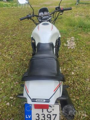 Сузуки GSX 1988 в Огре, объемом двигателя 0.60 л и пробегом 0 тыс. км за 950 €, фото 6 на AUTOMOTO.COM.LV