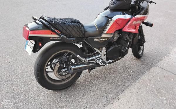 Suzuki GSX 1989 in Vilnius, with an engine capacity of 0.00 L and mileage of 0 thousand km for 800 €, photo 5 on AUTOMOTO.COM.LV