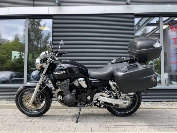 Suzuki GSX 1999 in Riga, with an engine capacity of 0.75 L and mileage of 41 thousand km for 1999 €, photo 2 on AUTOMOTO.COM.LV