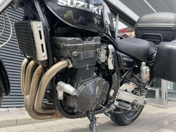 Suzuki GSX 1999 in Riga, with an engine capacity of 0.75 L and mileage of 41 thousand km for 1999 €, photo 10 on AUTOMOTO.COM.LV