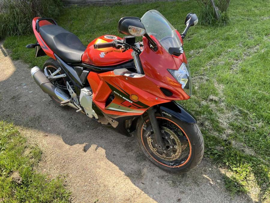 Сузуки GSX 2009 в Вильнюс, объемом двигателя 0.65 л и пробегом 47 тыс. км за 2500 €, фото 3 на AUTOMOTO.COM.LV