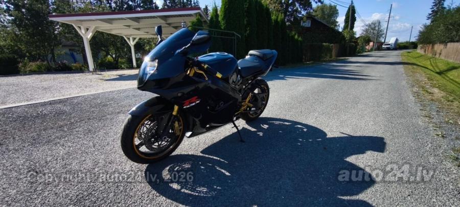 Black Suzuki GSX-R 1000 2004 in Voru, with an engine capacity of 1.00 L and mileage of 61 thousand km for 3999 €, photo 7 on AUTOMOTO.COM.LV