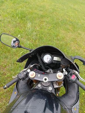 Черный Сузуки GSX-R 1000 2004 в Отепя, объемом двигателя 0.99 л и пробегом 95 тыс. км за 3200 €, фото 4 на AUTOMOTO.COM.LV