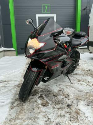 Black Suzuki GSX-R 1000 2005 in Tartu, with an engine capacity of 1.00 L and mileage of 41 thousand km for 5500 €, photo 5 on AUTOMOTO.COM.LV