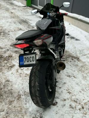 Black Suzuki GSX-R 1000 2005 in Tartu, with an engine capacity of 1.00 L and mileage of 41 thousand km for 5500 €, photo 7 on AUTOMOTO.COM.LV