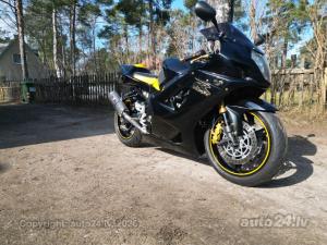 Black Suzuki GSX-R 1000 2005 in Tallinn, with an engine capacity of 0.99 L and mileage of 56 thousand km for 4500 €, photo 4 on AUTOMOTO.COM.LV