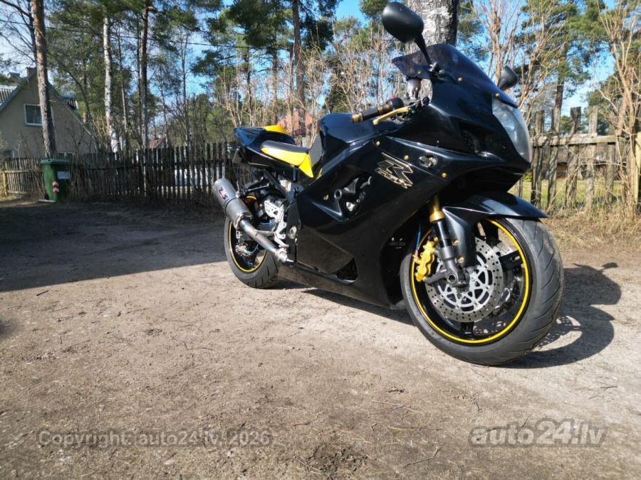 Black Suzuki GSX-R 1000 2005 in Tallinn, with an engine capacity of 0.99 L and mileage of 56 thousand km for 4500 €, photo 4 on AUTOMOTO.COM.LV