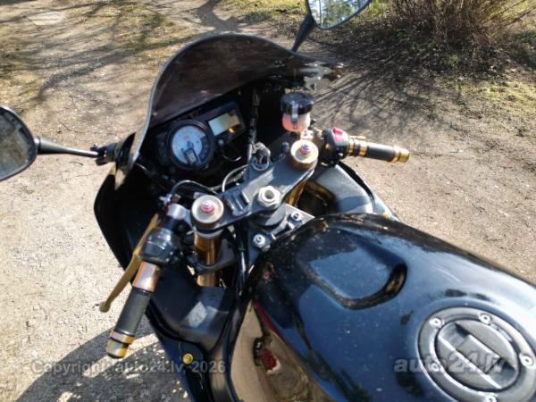 Черный Сузуки GSX-R 1000 2005 в Таллин, объемом двигателя 0.99 л и пробегом 56 тыс. км за 4500 €, фото 2 на AUTOMOTO.COM.LV