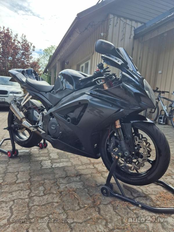 Black Suzuki GSX-R 1000 2007 in Tallinn, with an engine capacity of 1.00 L and mileage of 56 thousand km for 5500 €, photo 8 on AUTOMOTO.COM.LV