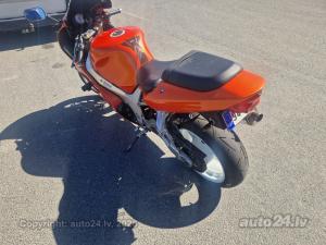 Pelēks Suzuki GSX-R 1000 2002 Tallina, ar dzinēja tilpumu 0.99 L un nobraukumu 55 tūkst. km par 2600 €, foto 5 vietnē AUTOMOTO.COM.LV