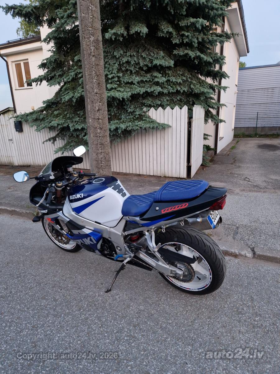 Suzuki GSX-R 1000 2001 Tartu, ar dzinēja tilpumu 0.99 L un nobraukumu 35 tūkst. km par 1700 €, foto 4 vietnē AUTOMOTO.COM.LV