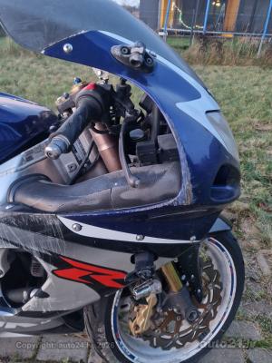 Suzuki GSX-R 1000 2001 Tartu, ar dzinēja tilpumu 0.99 L un nobraukumu 35 tūkst. km par 1700 €, foto 7 vietnē AUTOMOTO.COM.LV