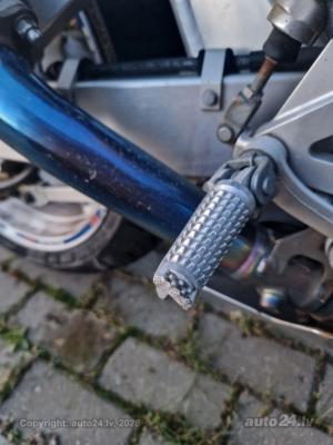 Suzuki GSX-R 1000 2001 Tartu, ar dzinēja tilpumu 0.99 L un nobraukumu 35 tūkst. km par 1700 €, foto 11 vietnē AUTOMOTO.COM.LV