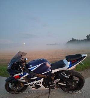 Suzuki GSX-R 1000 2003 Tartu, ar dzinēja tilpumu 0.99 L un nobraukumu 46 tūkst. km par 3200 €, foto 3 vietnē AUTOMOTO.COM.LV