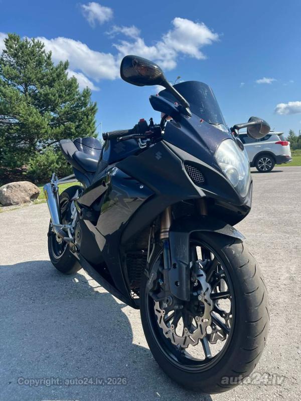Suzuki GSX-R 1000 2007 Narva, ar dzinēja tilpumu 1.00 L un nobraukumu 70 tūkst. km par 5500 €, foto 2 vietnē AUTOMOTO.COM.LV