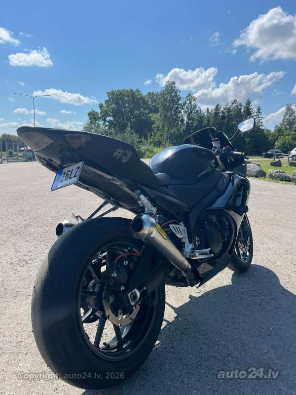 Suzuki GSX-R 1000 2007 Narva, ar dzinēja tilpumu 1.00 L un nobraukumu 70 tūkst. km par 5500 €, foto 3 vietnē AUTOMOTO.COM.LV